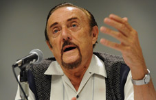 Zimbardo re-examines his landmark Stanford prison study
