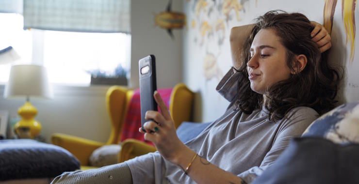 Swiping through online videos increases boredom, study finds